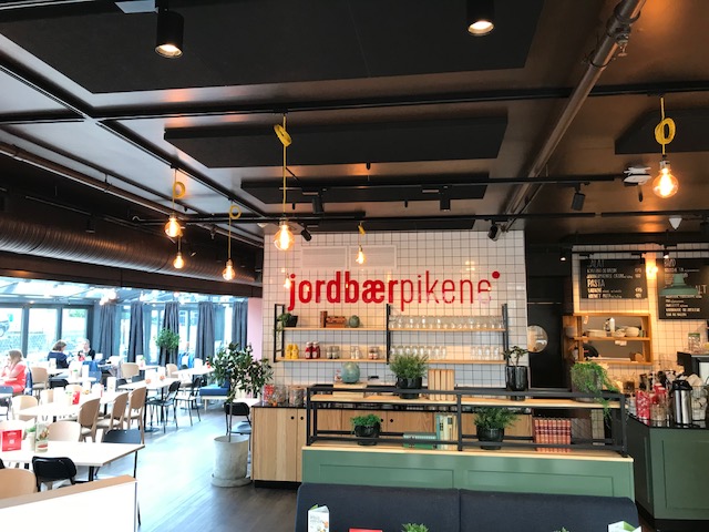 Jordbærpikene - Amfi Senteret Madla - Nordesign